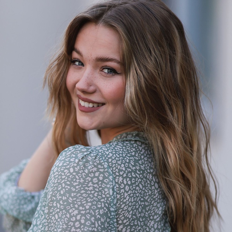 Picture of Julia Beautx