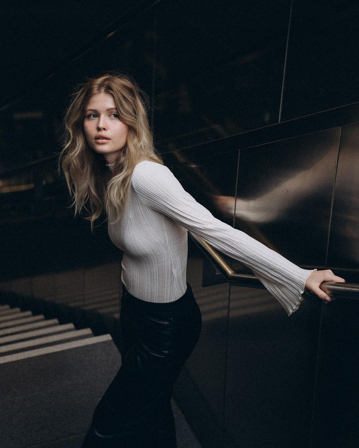 Picture of Luna (model)