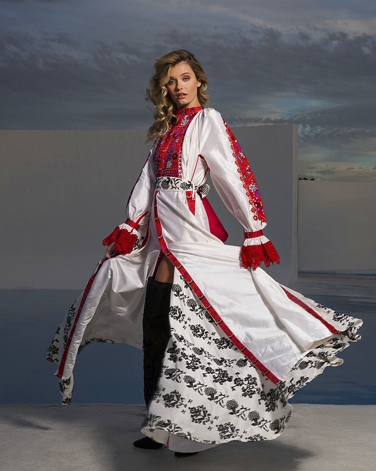 Picture of CORAL SWINDELLS