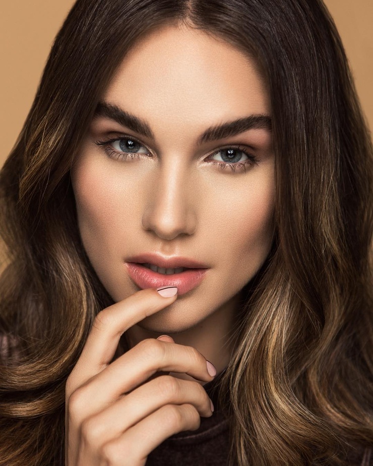 abbie straughn picture