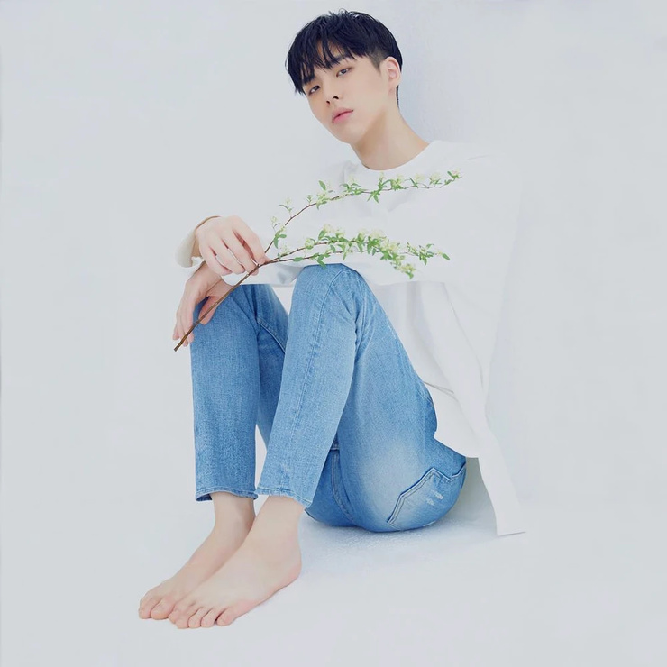 Picture of Lee Byounggon