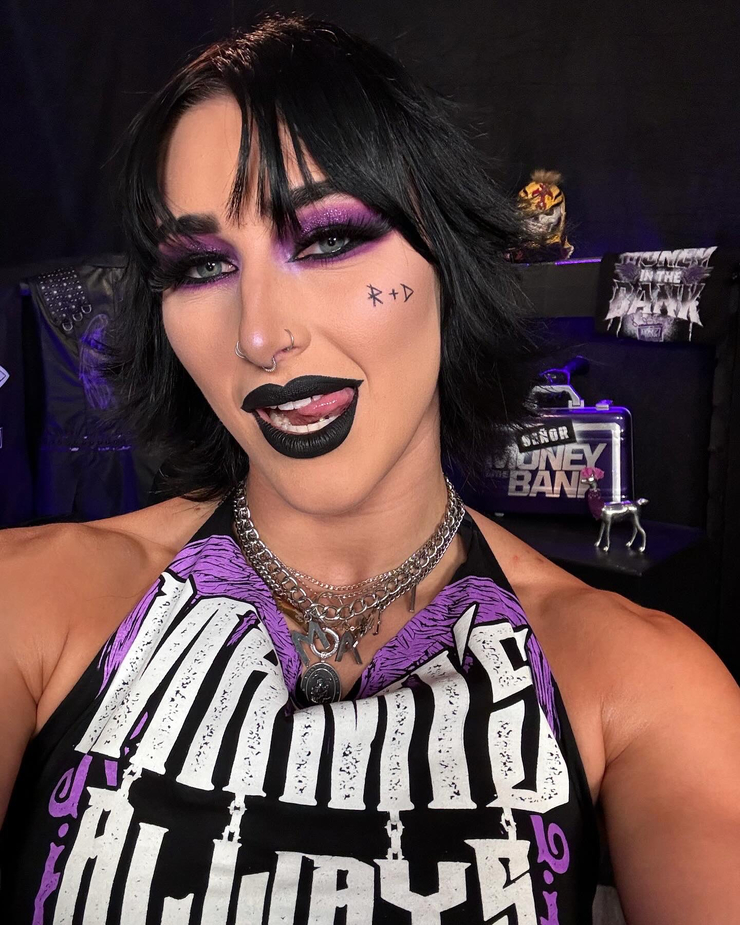 Picture of Demi Bennett