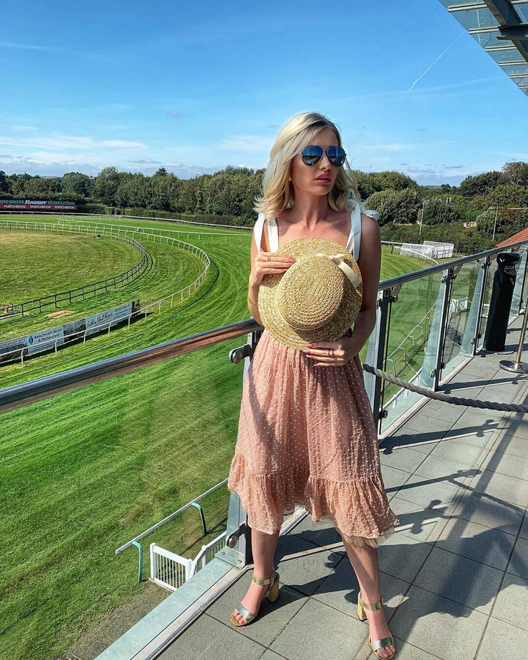 Image of Amy Hart(I)