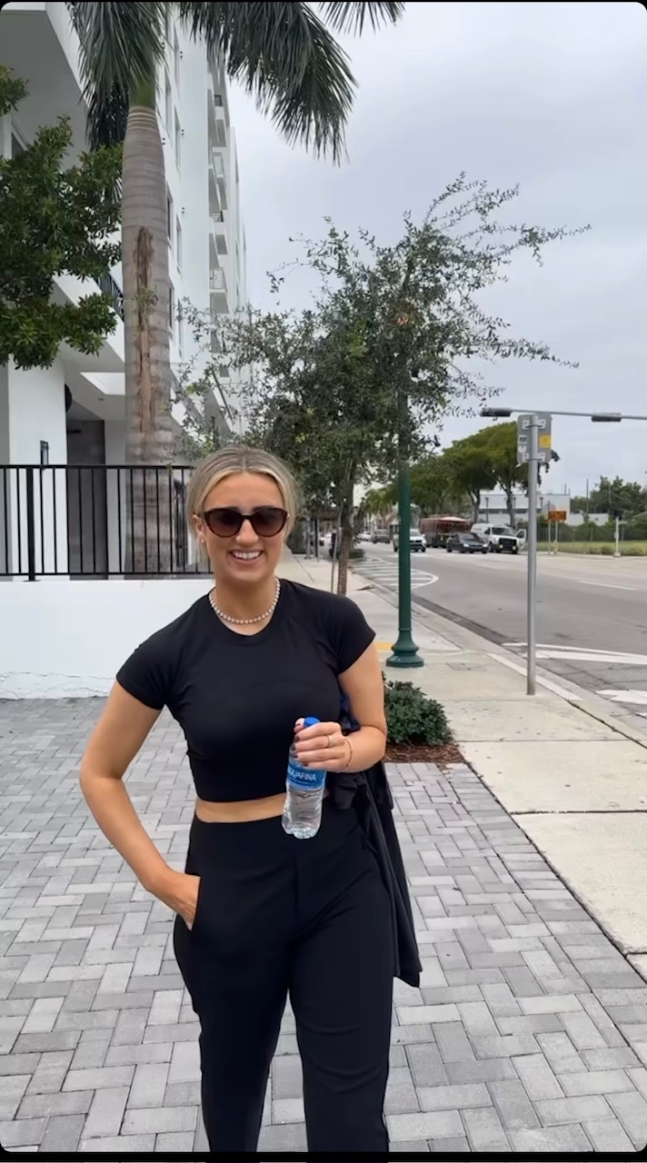 Picture of Poppy Miller (i)