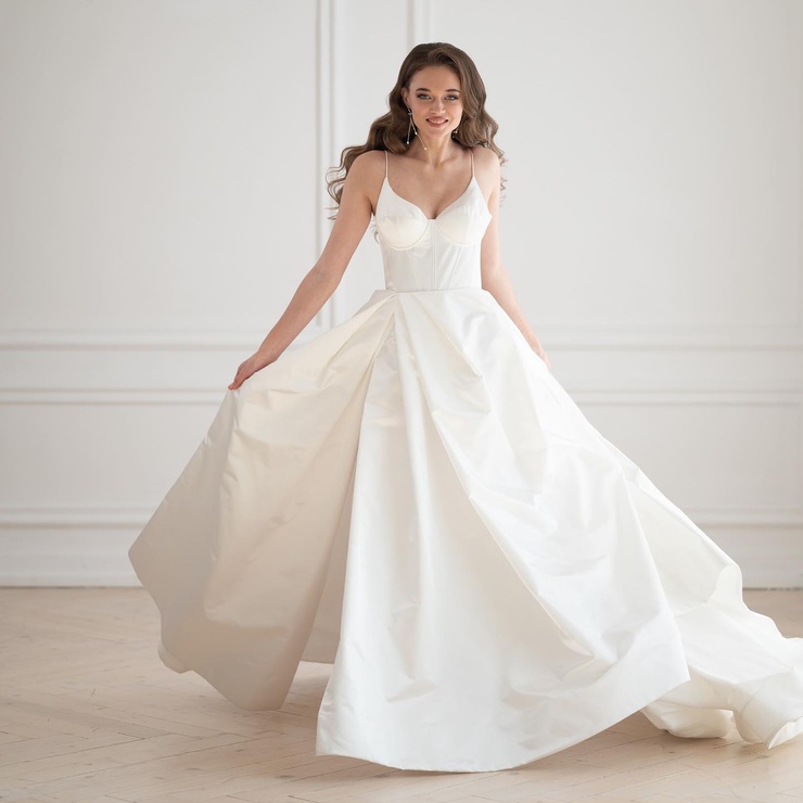 Veronica Oleynik image