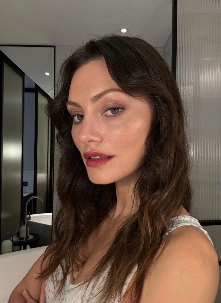 Picture of Phoebe Tonkin