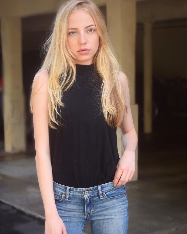 Picture of Emma Broz