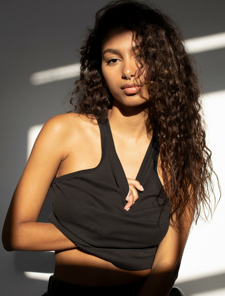 MILA CABRERA picture