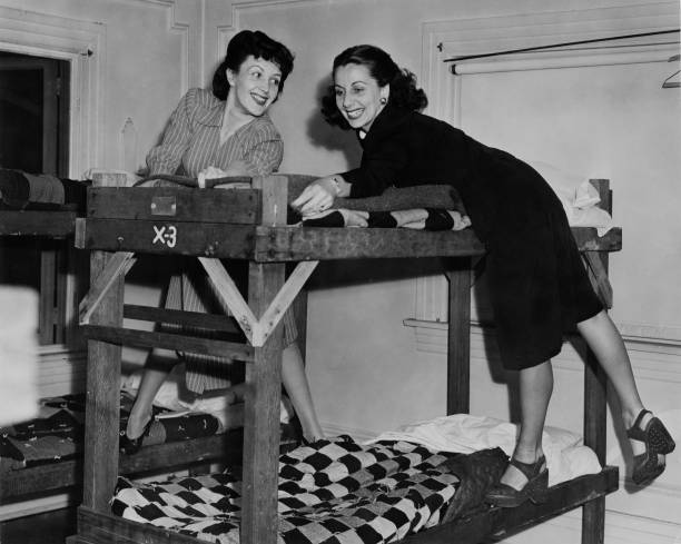 Kay Linaker, Mickie Kelly