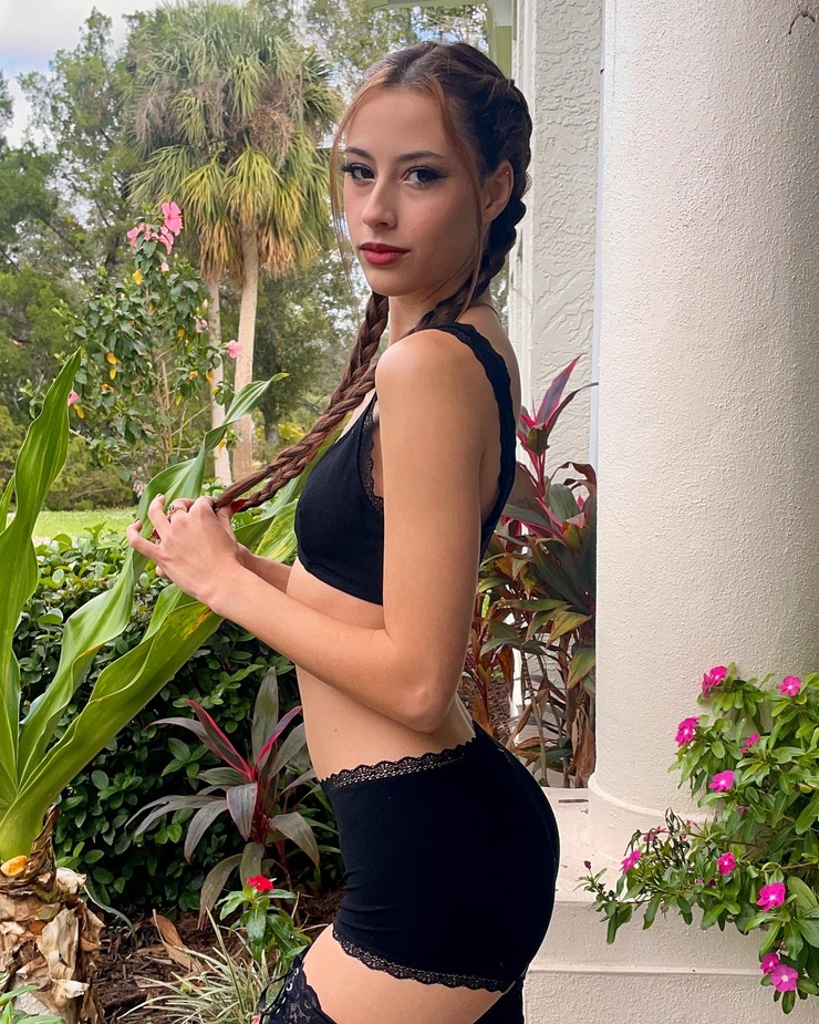 Picture of Avaryana Rose