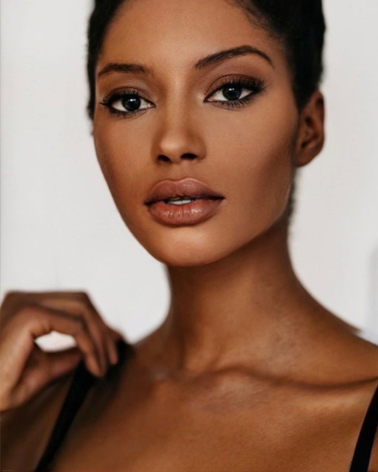 Picture of Ange (model)