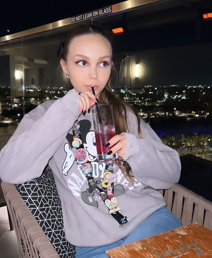 Savannah May picture