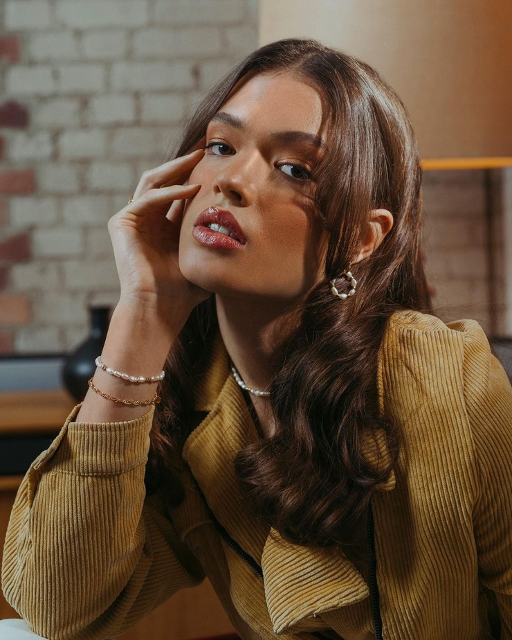 Picture of Paula Luna model