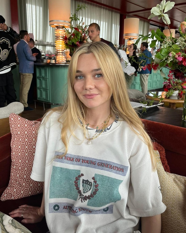 Immy Waterhouse image