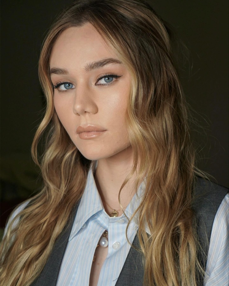 Immy Waterhouse image