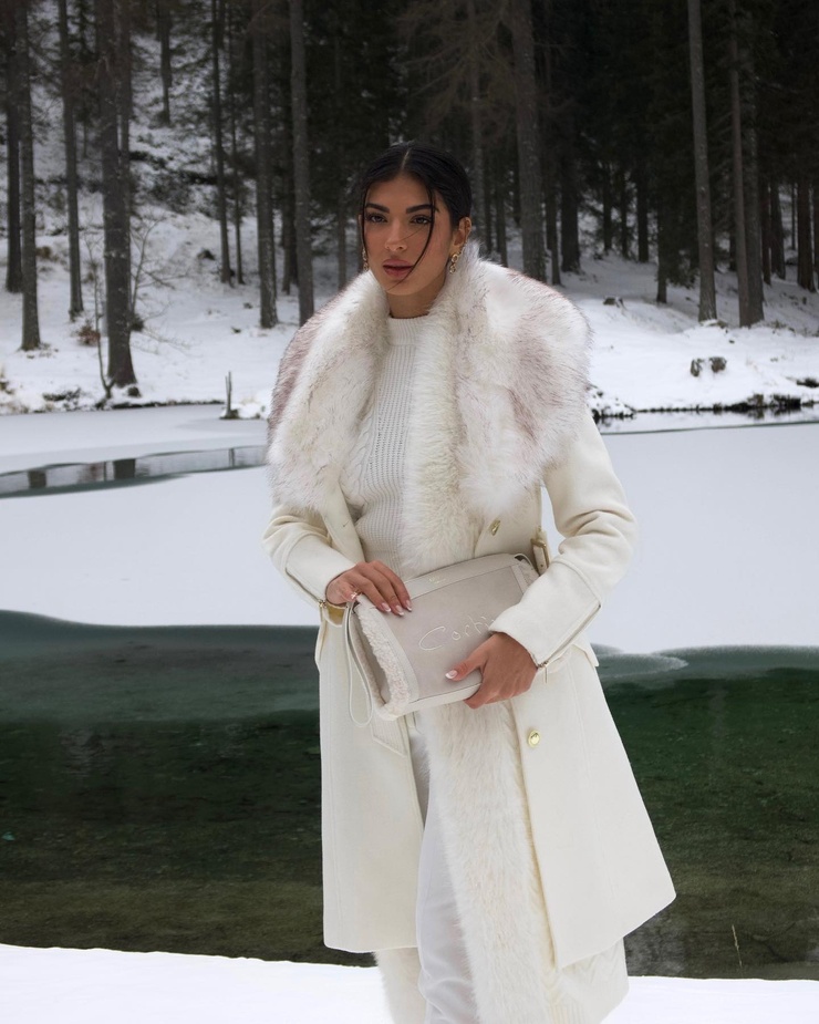 Picture of Elisa Maino