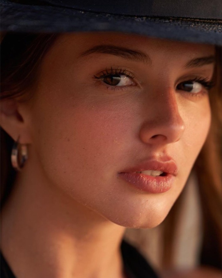 Picture of Angelina Aisman