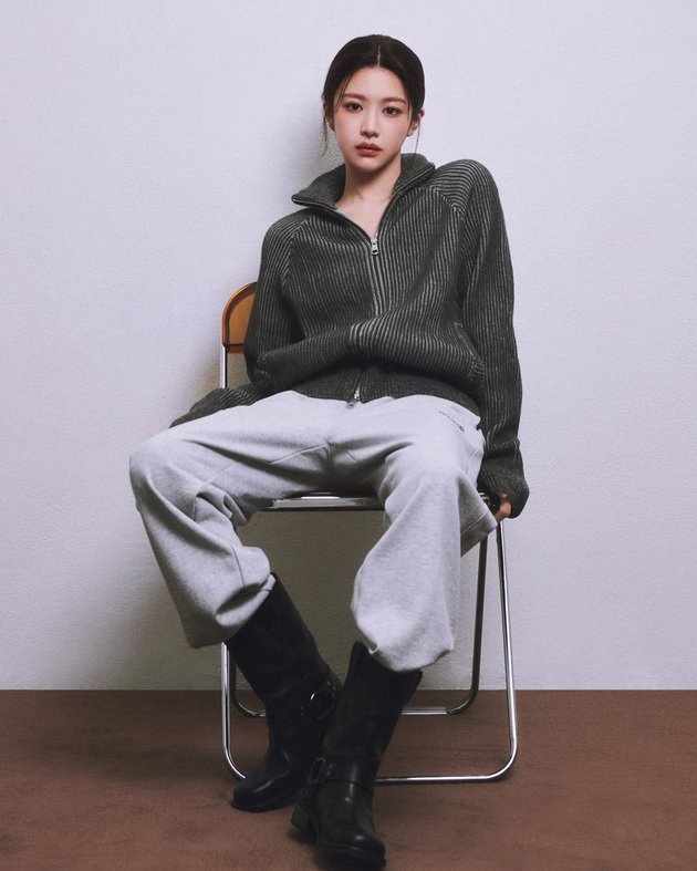 Go Yoon-Jung picture