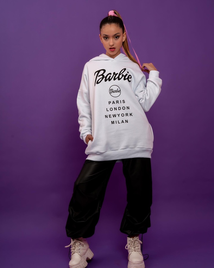 Michelle Nicole picture