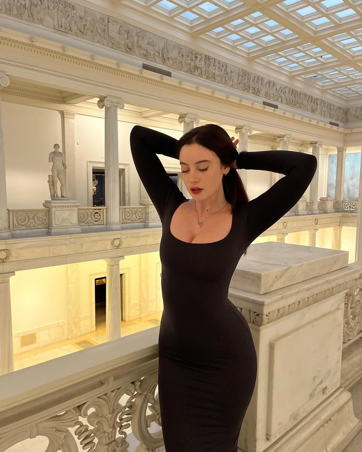 Picture of Emily Chains