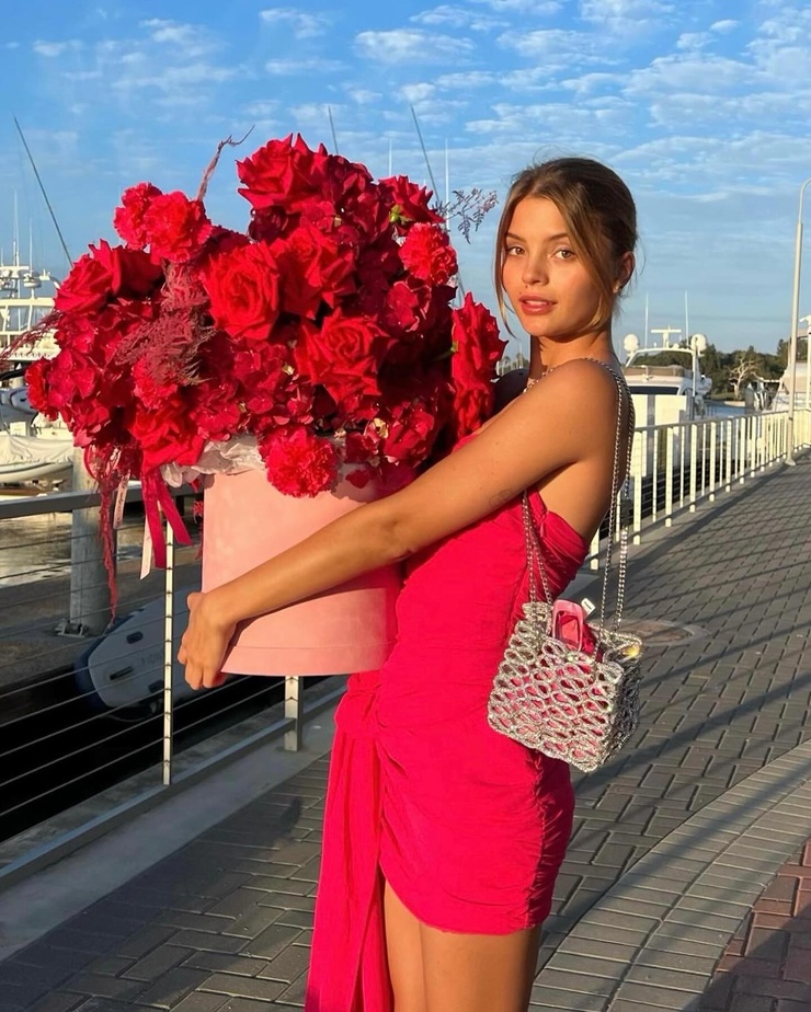 Dasha Komarova image