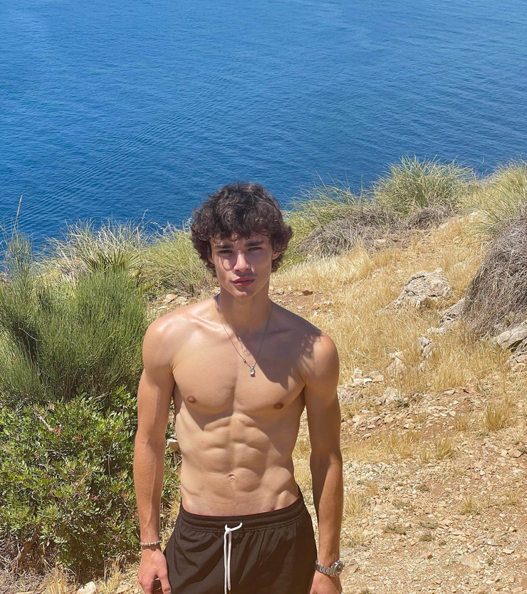 Image of Fernando Lindez