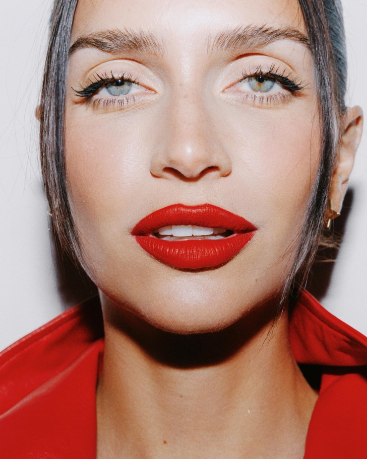 Picture of Zaira Nara