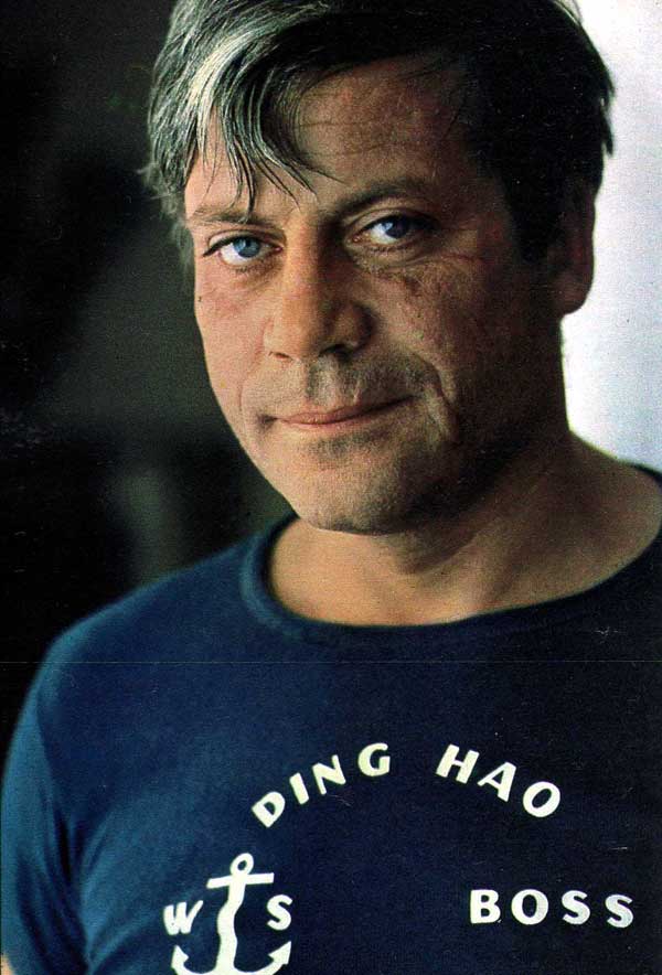 Oliver Reed picture