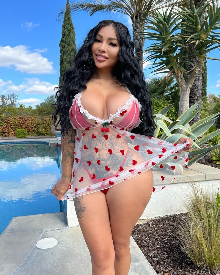 Picture of Brittanya Razavi