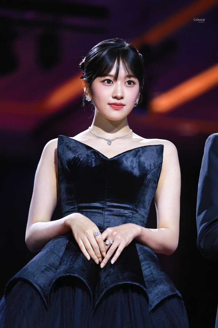 Picture of Ahn Yujin