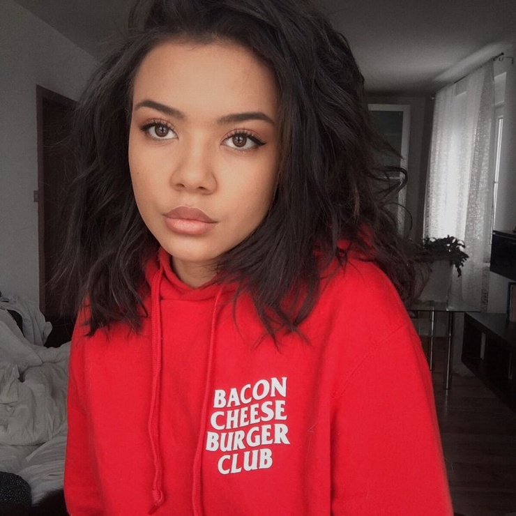 Lexy Chaplin picture