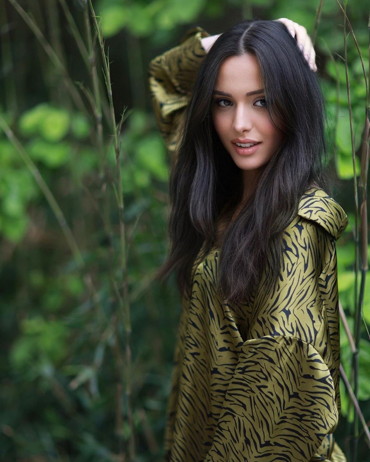 Kenza El Haddouti picture