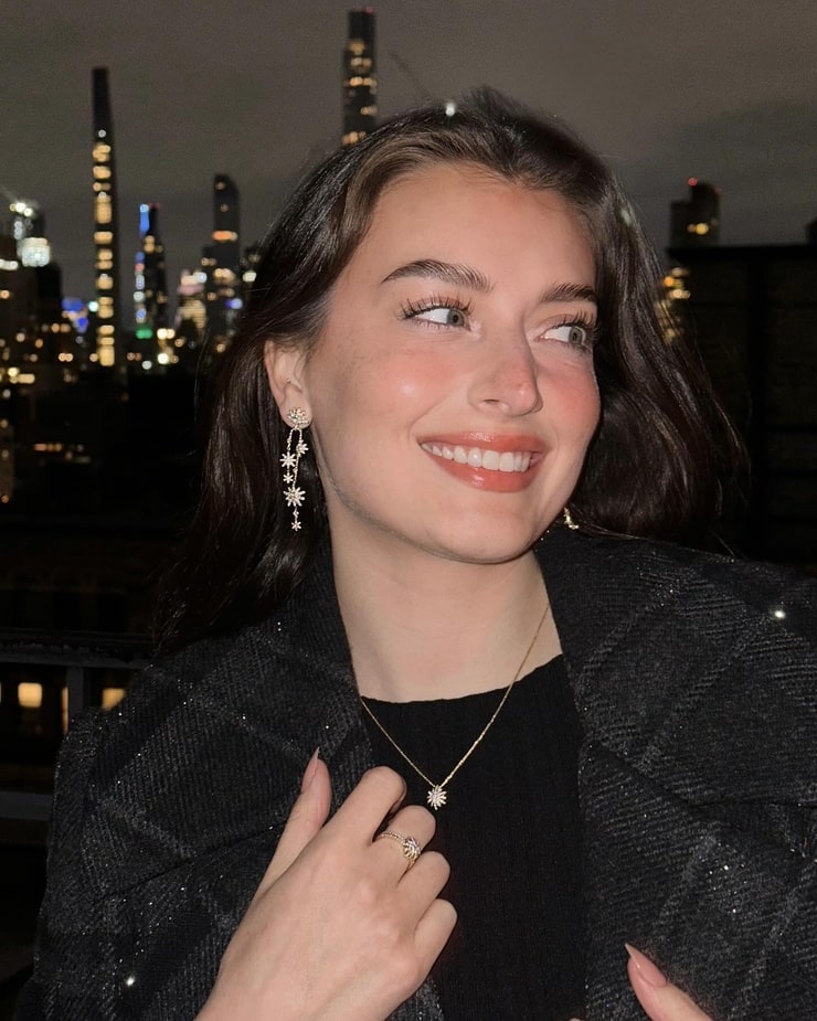 Picture of Jessica Clements