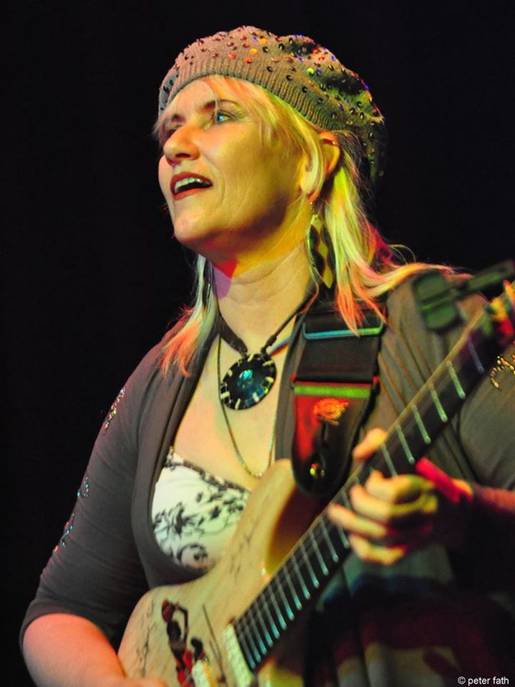 Image of Jennifer Batten