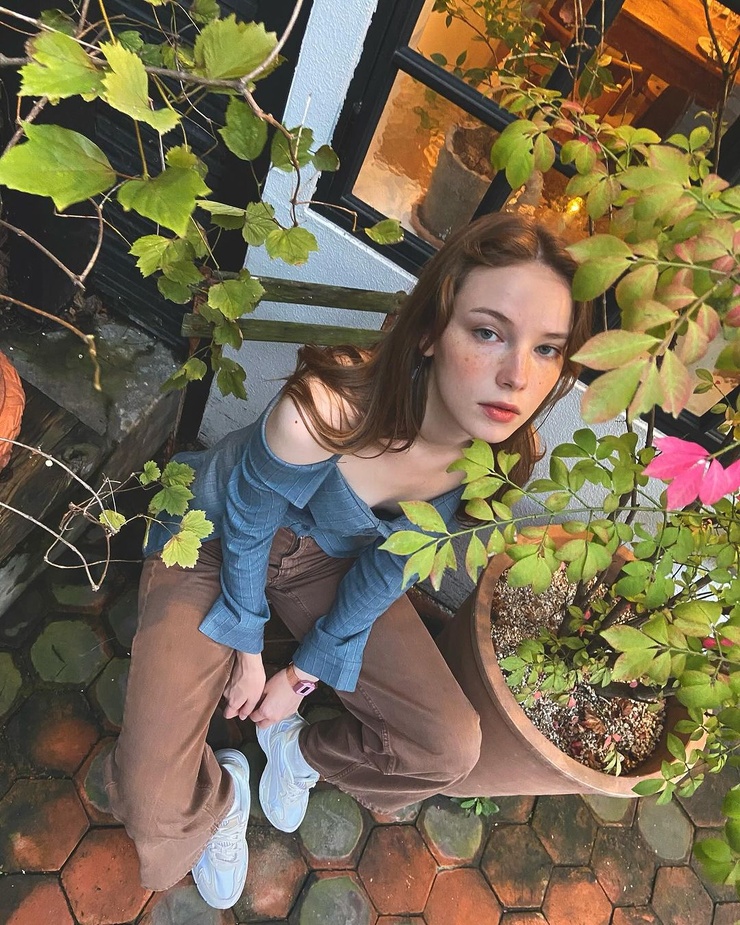 Joanne Shatilova image