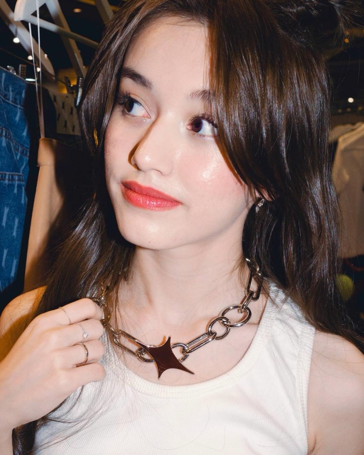 Image of Moly Groves