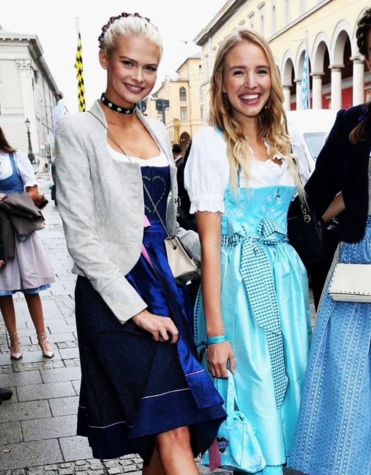 Darya Strelnikova & Leonie Hanne (2017)