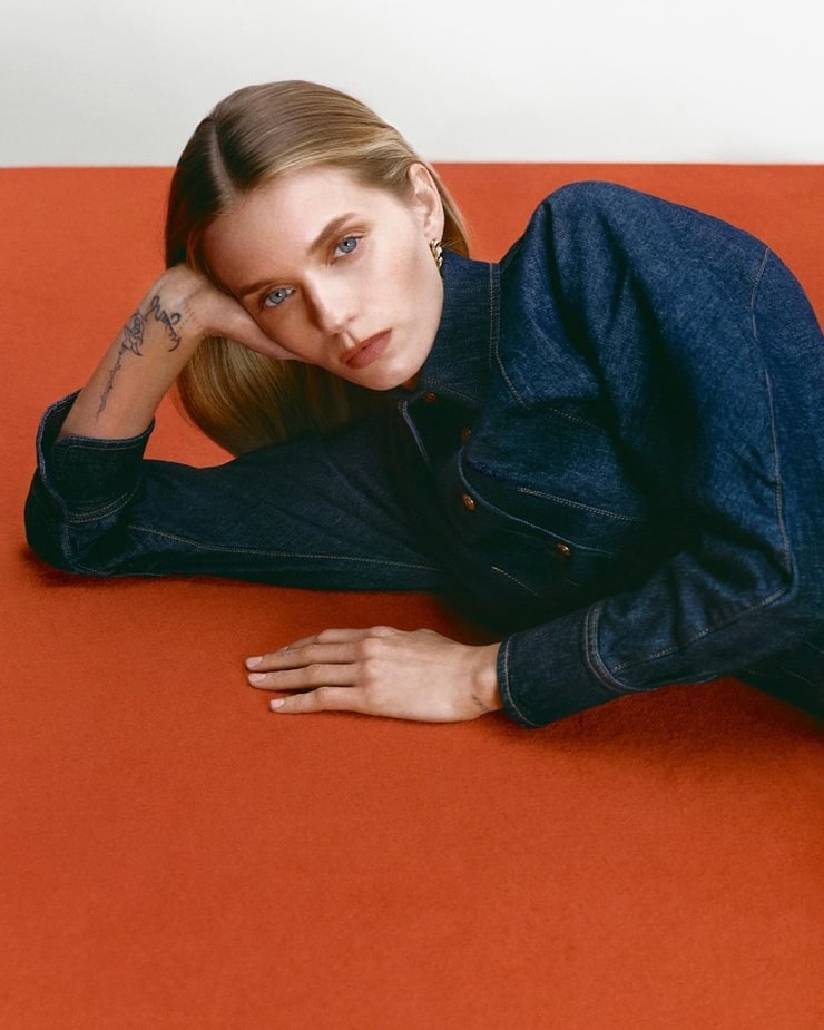 Picture of Abbey Lee Kershaw