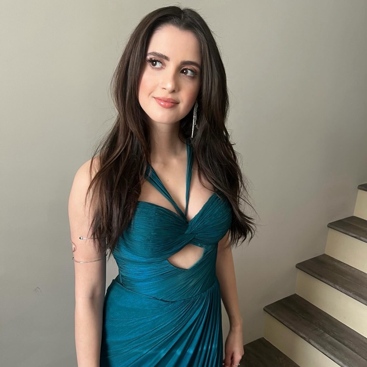 Laura Marano image
