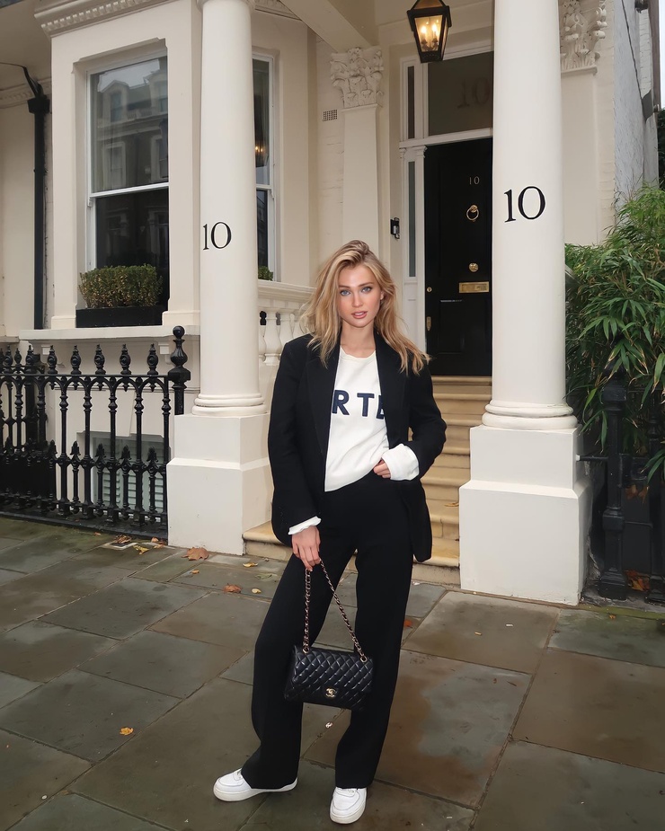 Picture of Simona Stoy