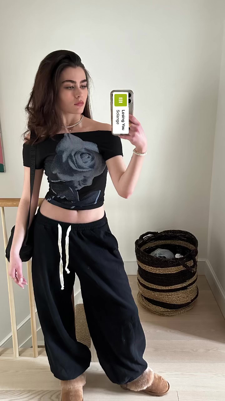 Picture of Lola Flanery