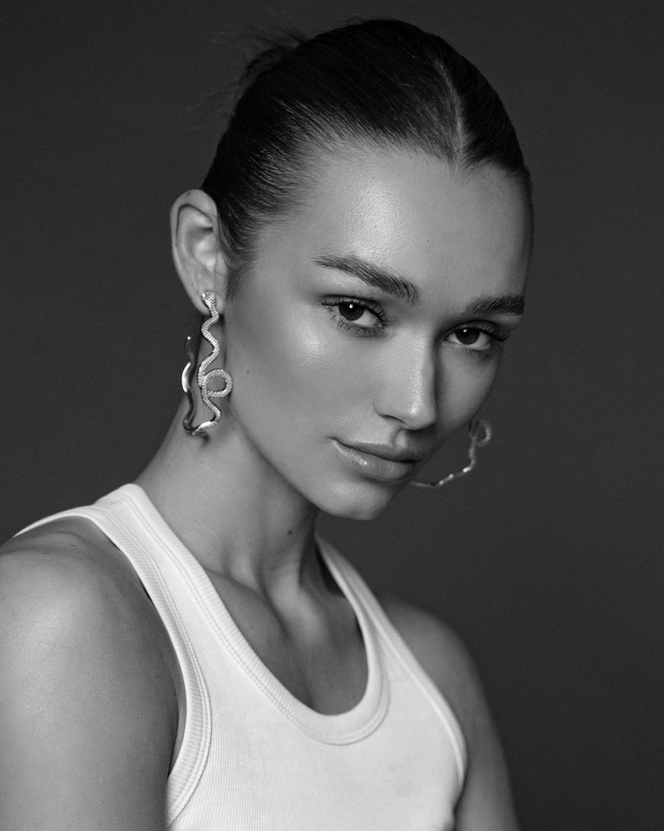 Picture of MIA BROWN model