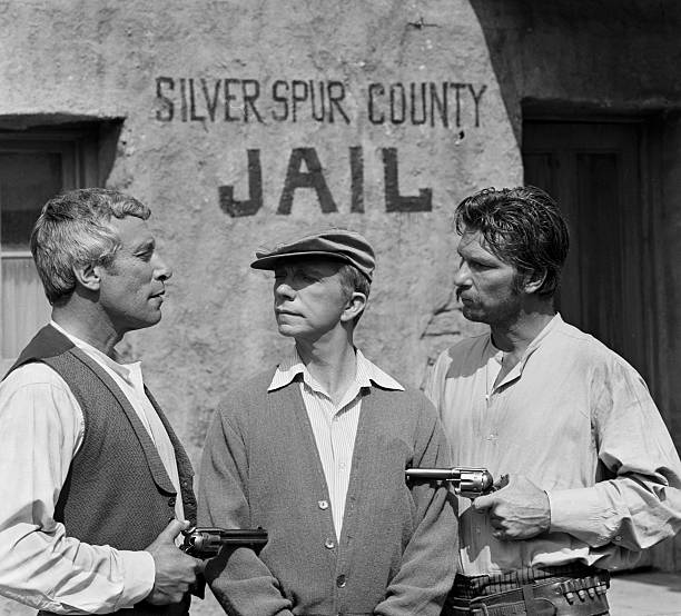 Mort Mills, Ray Walston, L.Q. Jones