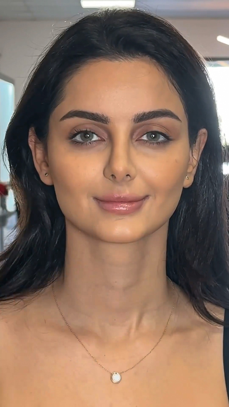 Mahlagha Jaberi at beauty salon