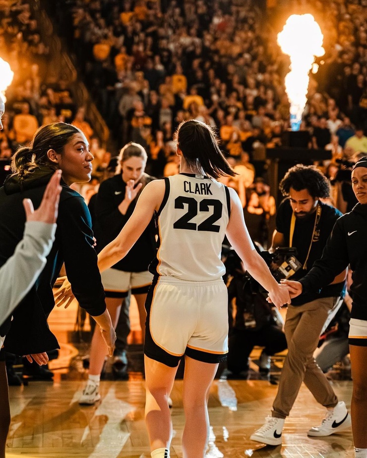 Image of Caitlin Clark (ii)