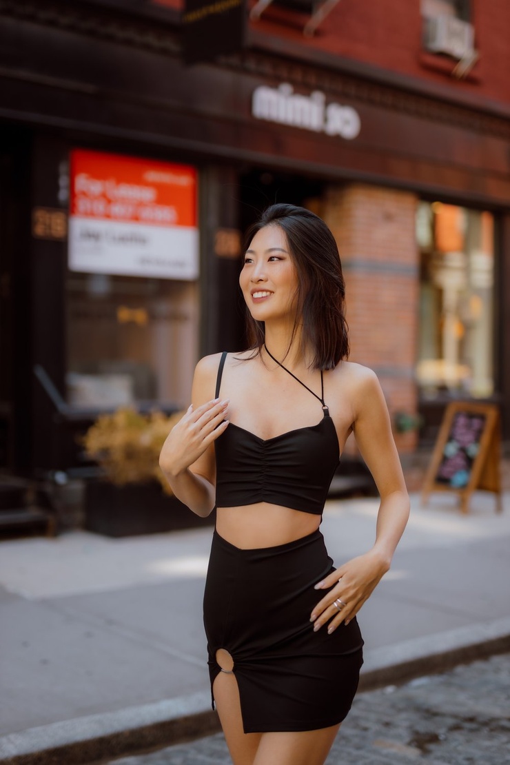 Picture of Angela Zhang