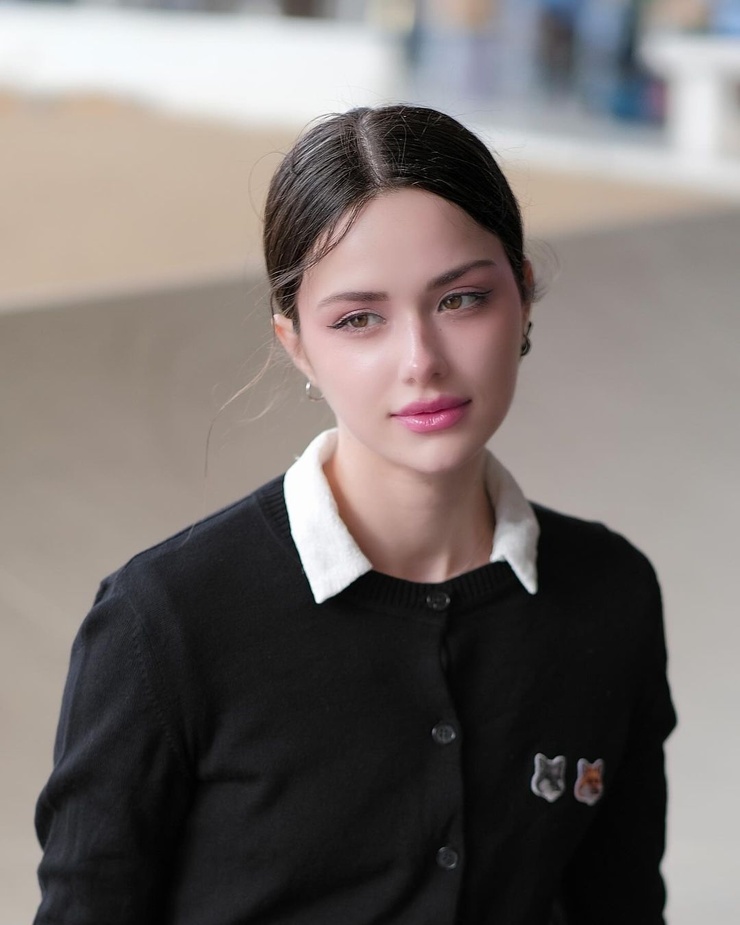 Picture of Lisa Rosh