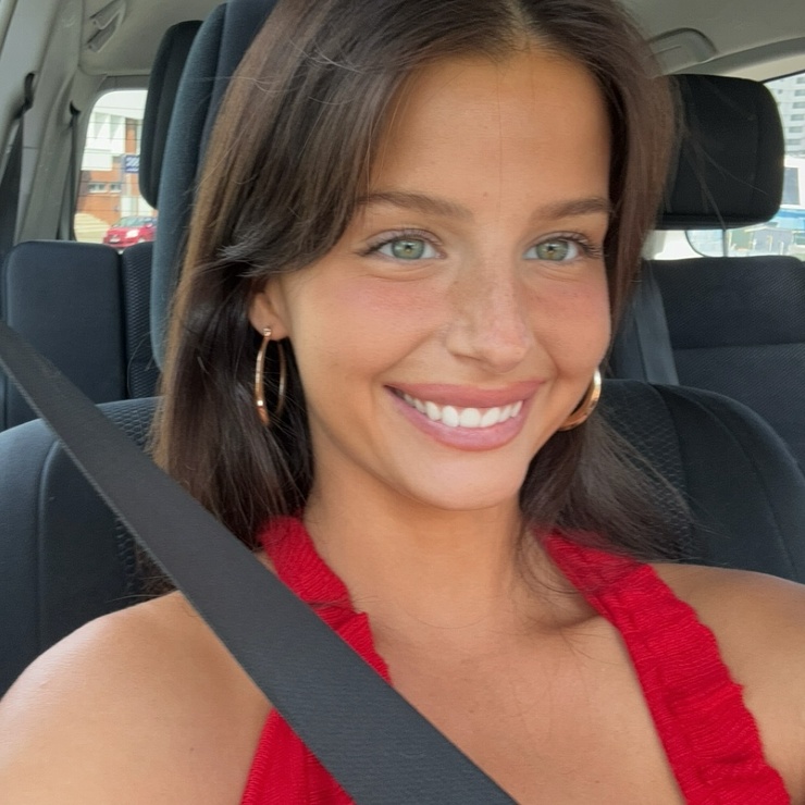 Image of Stephanie Mandich