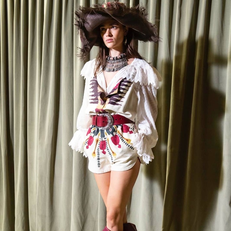 Alexandra Micu picture