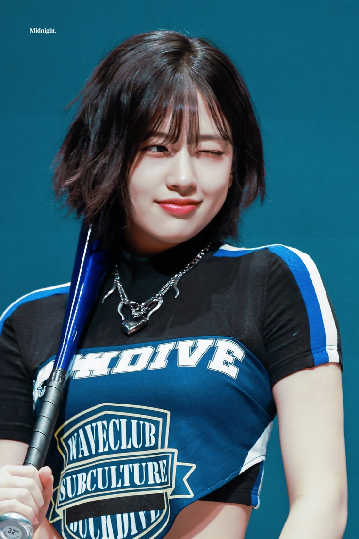 Picture of Ahn Yujin